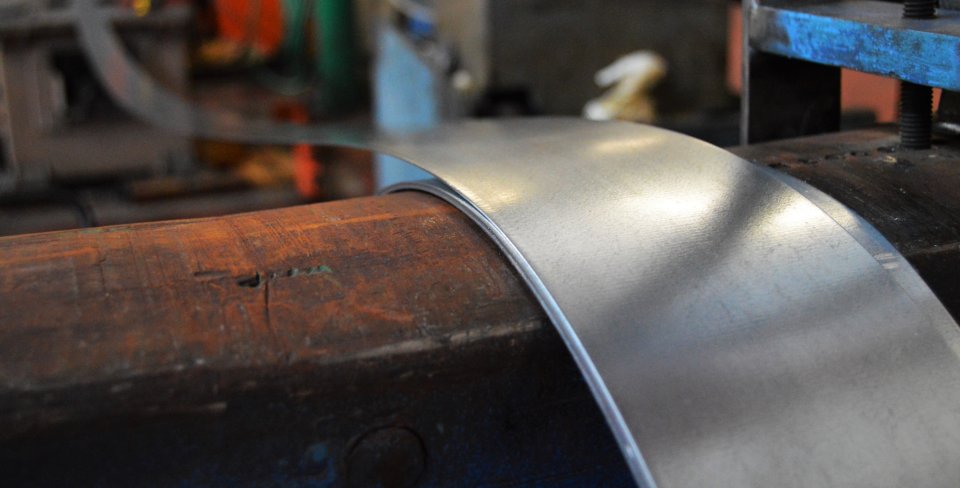 Metal Fabrication: How Roll Forming Machine & Die Makes Components