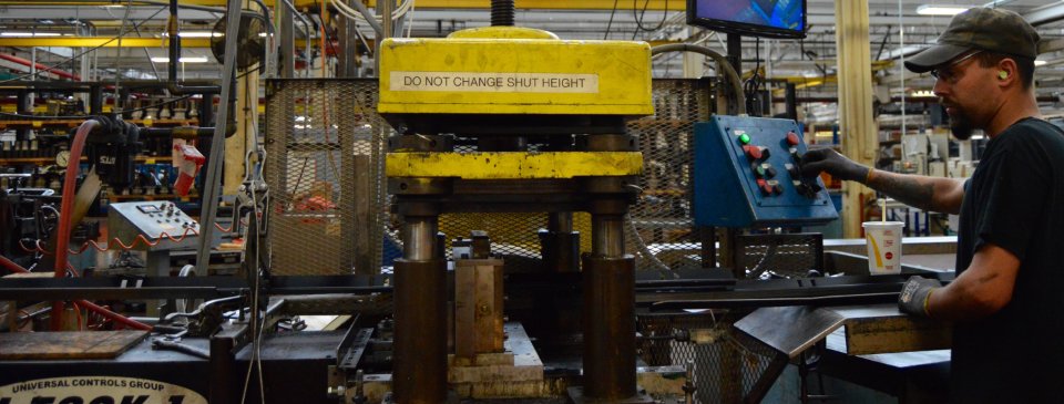 Metal Fabrication: How Roll Forming Machine & Die Makes Components